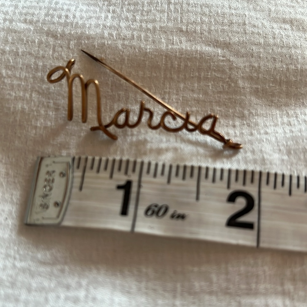 Vintage Wire Sweetheart Goldtone Pin Brooch "Marcia" … - Gem